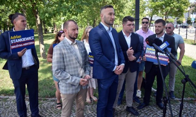 "Tusk i Kaczyński na emeryturę" Konfederacja chce władzy dla młodych | Wiadomości Suwałki